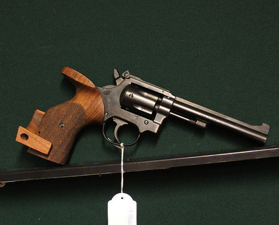 RECK. bare. 22LR #31371. Licence weapons - Revolvers - Auctionet