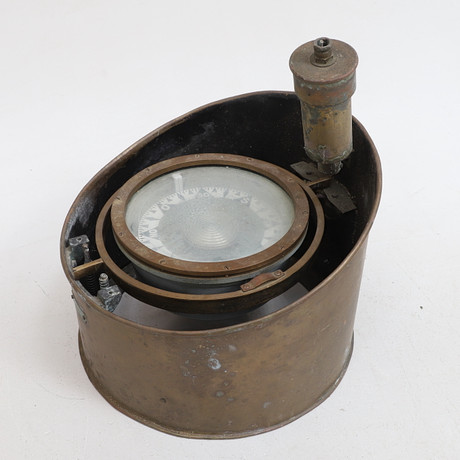 NAKTERHUS OCH KOMPASS, mässing. AB Lyth, Stockholm, 1900-tal. Övrigt ...