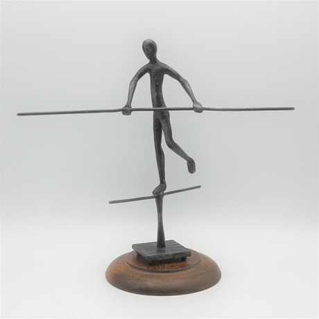 BRONS FIGUR POLE VAULTER. Konst - Skulptur - Auctionet