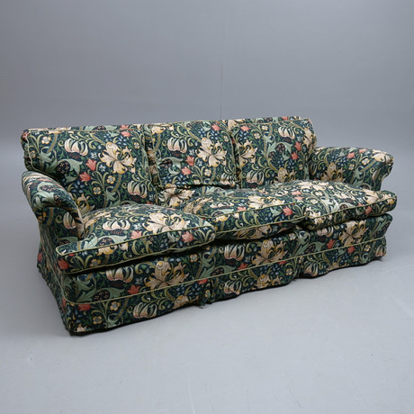 SOFFA, 3 sits, klädd i "Golden Lily Midnight/Green" design William ...