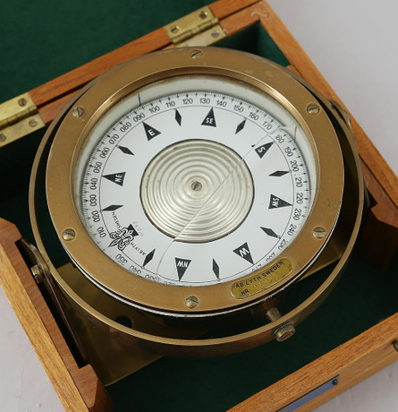 KOMPASS, AB Lyth, in wooden box, 1900s. Collectables - Technica ...