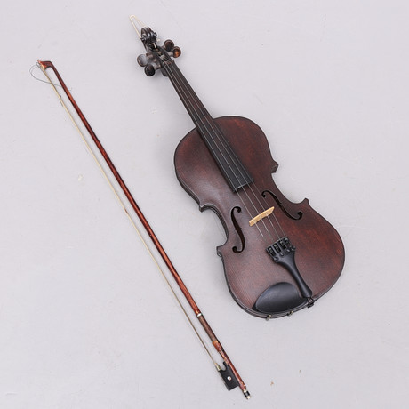 FIOL med STRÅKE, 2 delar. Samlarföremål - Musikinstrument - Auctionet