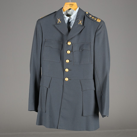 UNIFORM, Armen, Kapten, storlek B148, 1960-talet. Vapen & Militaria ...