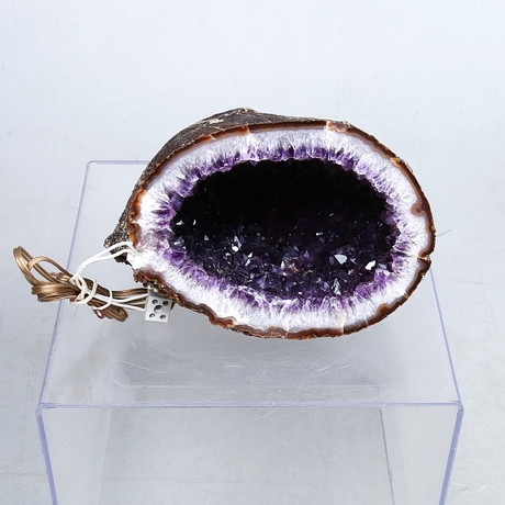 AMETHYST, geode, with lighting. Jewellery & Gemstones - Gemstones ...