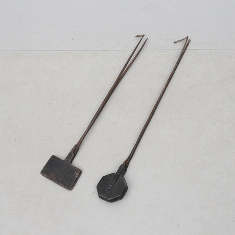 ROUGH IRON, 2 pcs, cast/wrought iron, 18th/19th century. Miscellaneous ...
