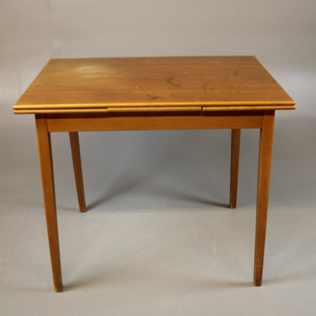 DINING TABLE with flaps. Furniture - Tables - Auctionet