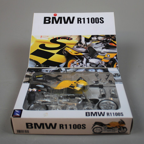 MODEL BUILDING KIT BMW R1100S. Toys - Auctionet