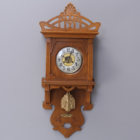 MANOR CLOCK, oak, 1900s. Clocks & Watches - Wall Clocks - Auctionet