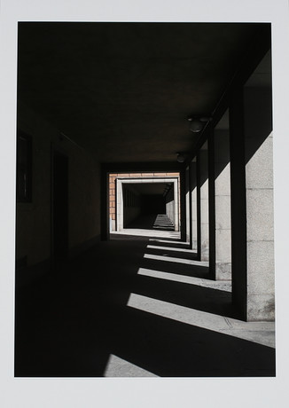 PETER JANHANS. Fotografi, Stockholm, signerad samt daterad 2014. Konst ...