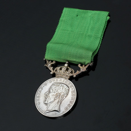 MEDAL OF MERIT, silver, for efforts in voluntary healthcare, 1943 ...