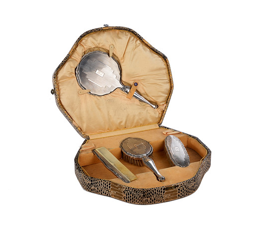 KARL HOHMANN, PFORZHEIM. 4-teiliges Pflegeset in Originalschatulle ...