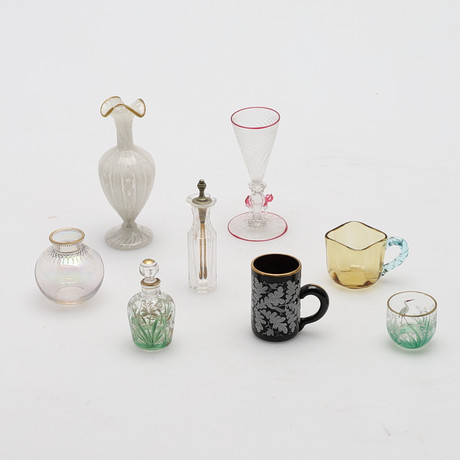 A COLLECTION OF MINIATURE DECORATIVE GLASS CABINET ITEMS. Glass - Other ...