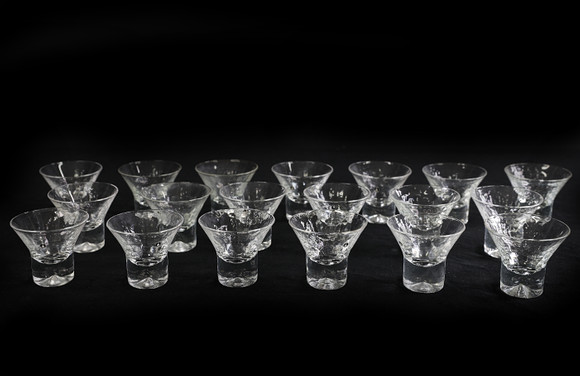 GÖRAN WÄRFF. Glas, 19 st, cocktail "Rustica", Pukeberg, 1900-tal. Glas ...