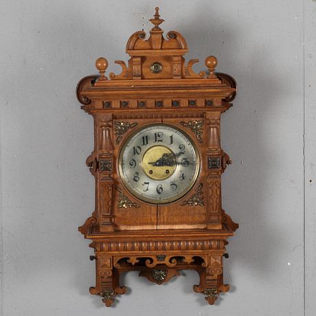 MANOR CLOCK, oak, 1900s. Clocks & Watches - Wall Clocks - Auctionet