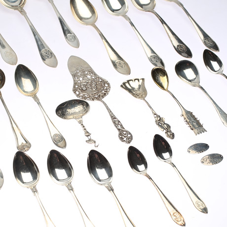 SILVER OBJECTS, approx. 37 pieces, 19th/20th century. Total weight ...