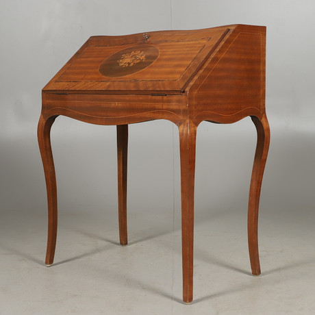 SLIDE-FLAP SECRETARY, mahogany with marquetry, rococo style. Furniture ...
