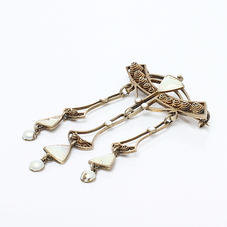 BROOCH, Art Nouveau, gilded silver with enamel decoration, Clement Berg ...