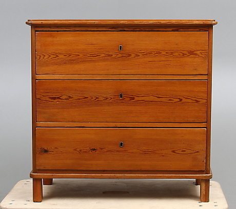 Chest of drawers/ SNAPPER, 1800s. Furniture - Chests of drawers - Auctionet