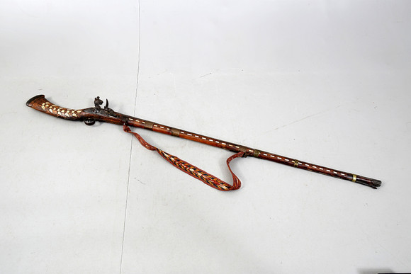 FLINTLOCK RIFLE, Middle East, 19th century. Weapons & Militaria - Edged ...