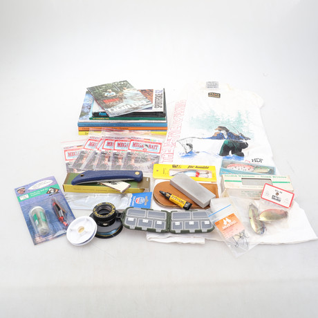 KALASTUSASIA ja KIRJALLISTA, Erä. Muut - Kalastustarvikkeet - Auctionet