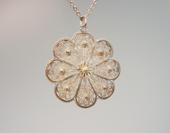 ART NOUVEAU HÄNGE SILVER 800 FILIGRAN ARBETE. Smycken & Ädelstenar ...