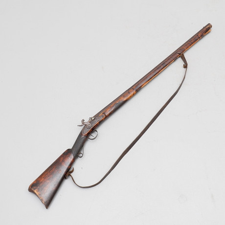 HUNTING RIFLE, converted to percussion lock, 17/1800s. Weapons ...