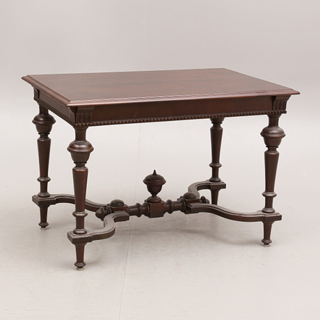 TABLE, 1900s. Furniture - Tables - Auctionet