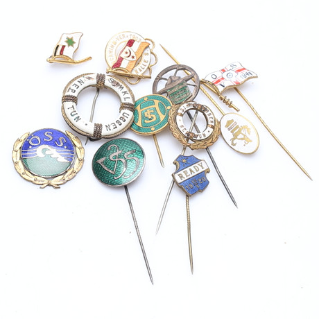 PIN MARKS, 11 pcs. Coins, Medals & Stamps - Orders & Medals - Auctionet