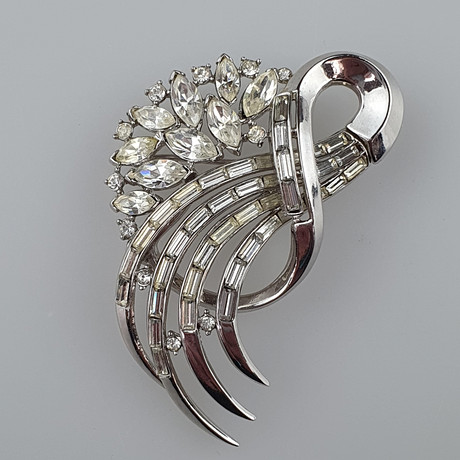 - vintage diamant-look brosch - TRIFARI/USA, 1960-tal. Smycken ...