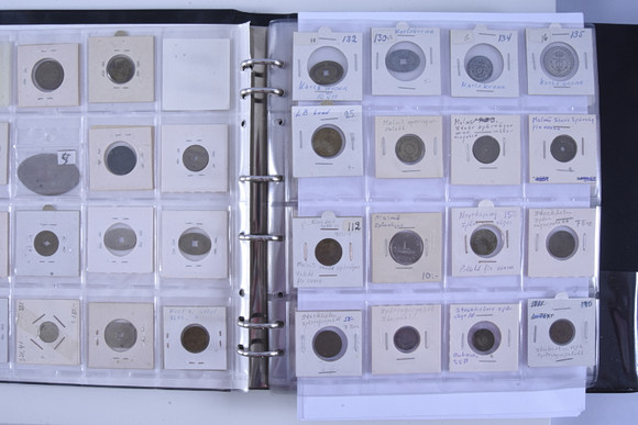 TOKENS, an album. Coins, Medals & Stamps - Coins - Auctionet