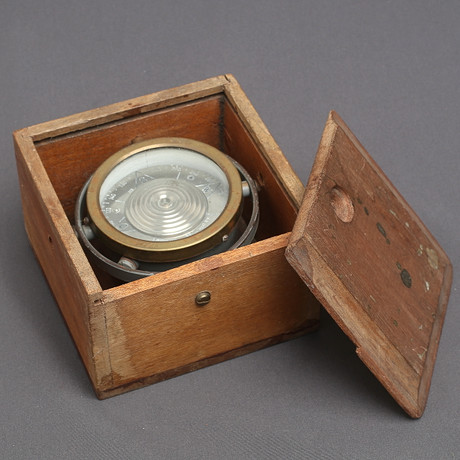 KOMPASS, A B Lyth Stockholm. Samlarföremål - Teknika & Nautika - Auctionet