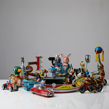 COLLECTIBLE TOYS, China, 17 dlr, 2000s, reproductions. Toys - Auctionet