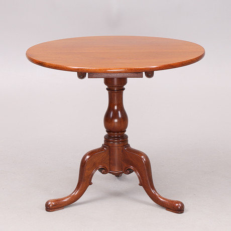 PELARBORD, 1900-talets första hälft. Möbler - Bord - Auctionet