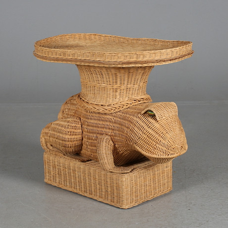 PLATE TABLE/PIEDESTAL, in the shape of a Frog, rattan, second half of ...