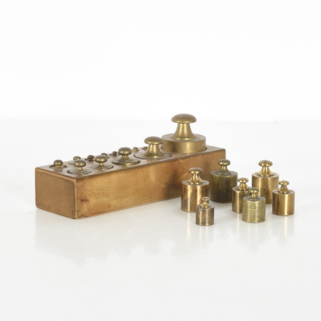 VIKTER i mässing. Silver & Metall - Tenn, Mässing & Koppar - Auctionet