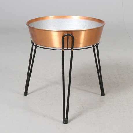 BLOMBORD, koppar, 1900-talets andra hälft. Möbler - Bord - Auctionet