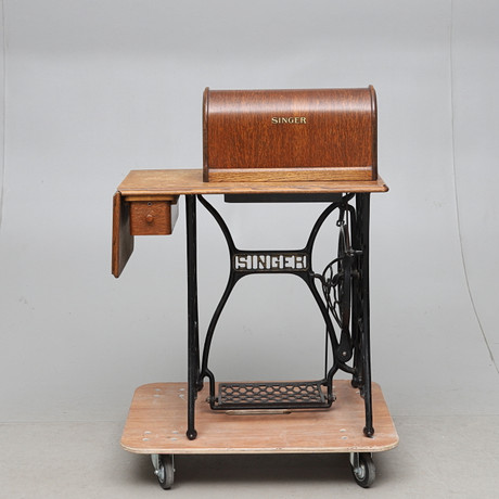 SEWING MACHINE, Singer, USA, 19th/20th century. Miscellaneous ...