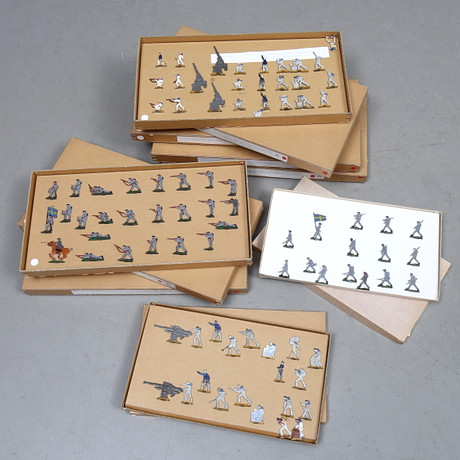 TIN FIGURES MARS, soldiers from the 1920s, 8 boxes boxes. Toys - Auctionet