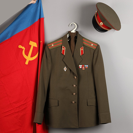 UNIFORM, Soviet Union, 1990s. FLAG, Russian-Soviet 1970s. Weapons ...