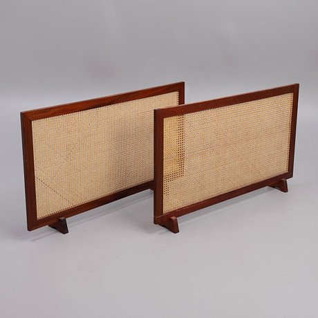 ELEMENTSKYDD, 2 st snarlika, mahogny och rotting. Övrigt - Övrigt ...