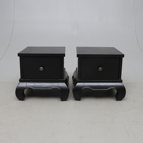 BEDSIDE TABLE, 1 pair, 1900s/2000s. Furniture - Tables - Auctionet