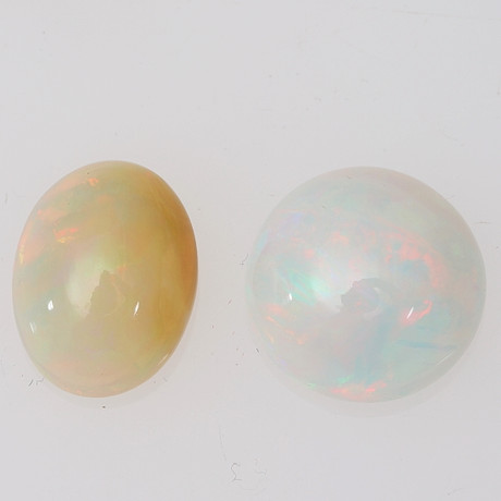 OPALER, 2 st. Smycken & Ädelstenar - Ädelstenar - Auctionet