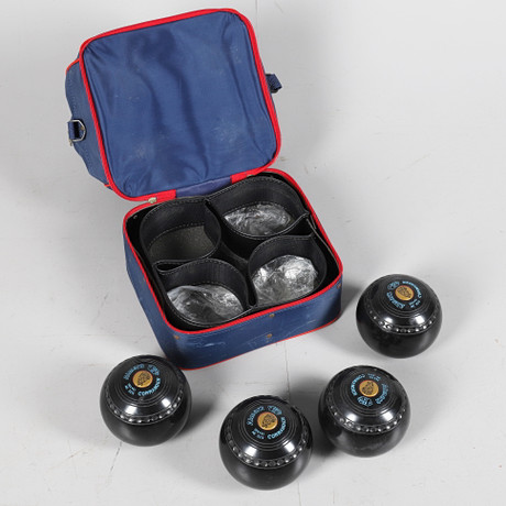 A CASED SET OF ALMARK COMMANDER VINTAGE LAWN BOWLS. Vintage & Designer ...