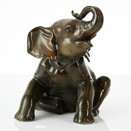 THEODOR KÄRNER (1884-1966). Elephant calf, figurine, porcelain, Germany ...