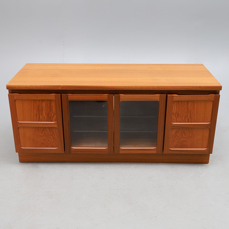 A NATHAN SQUARES TEAK CLASSIC TV UNIT. Furniture - Cupboards, Cabinets ...
