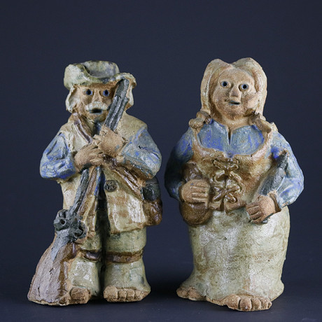 ULF EKBERG. Figurines, 2 pcs. Hunter pair, stoneware, signed. Ceramics ...