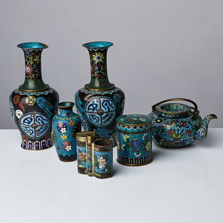 CLOISSONÉ, 6 parts, 1900s, consisting of vases, teapot, opium pipe and ...