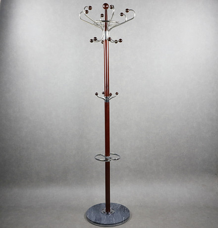 TAMBURMAJOR, bemålat trä och metall, nutida. Möbler - Övrigt - Auctionet