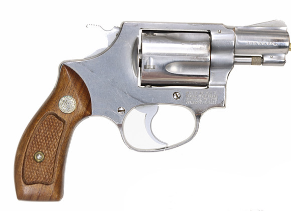 137. REVOLVER, American, Double Action, make Smith & Wesson, model 60 ...