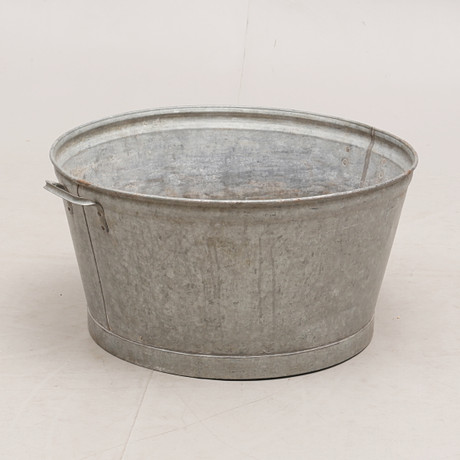 ZINKBALJA, 1900-tal. Silver & Metall - Övriga metallföremål - Auctionet